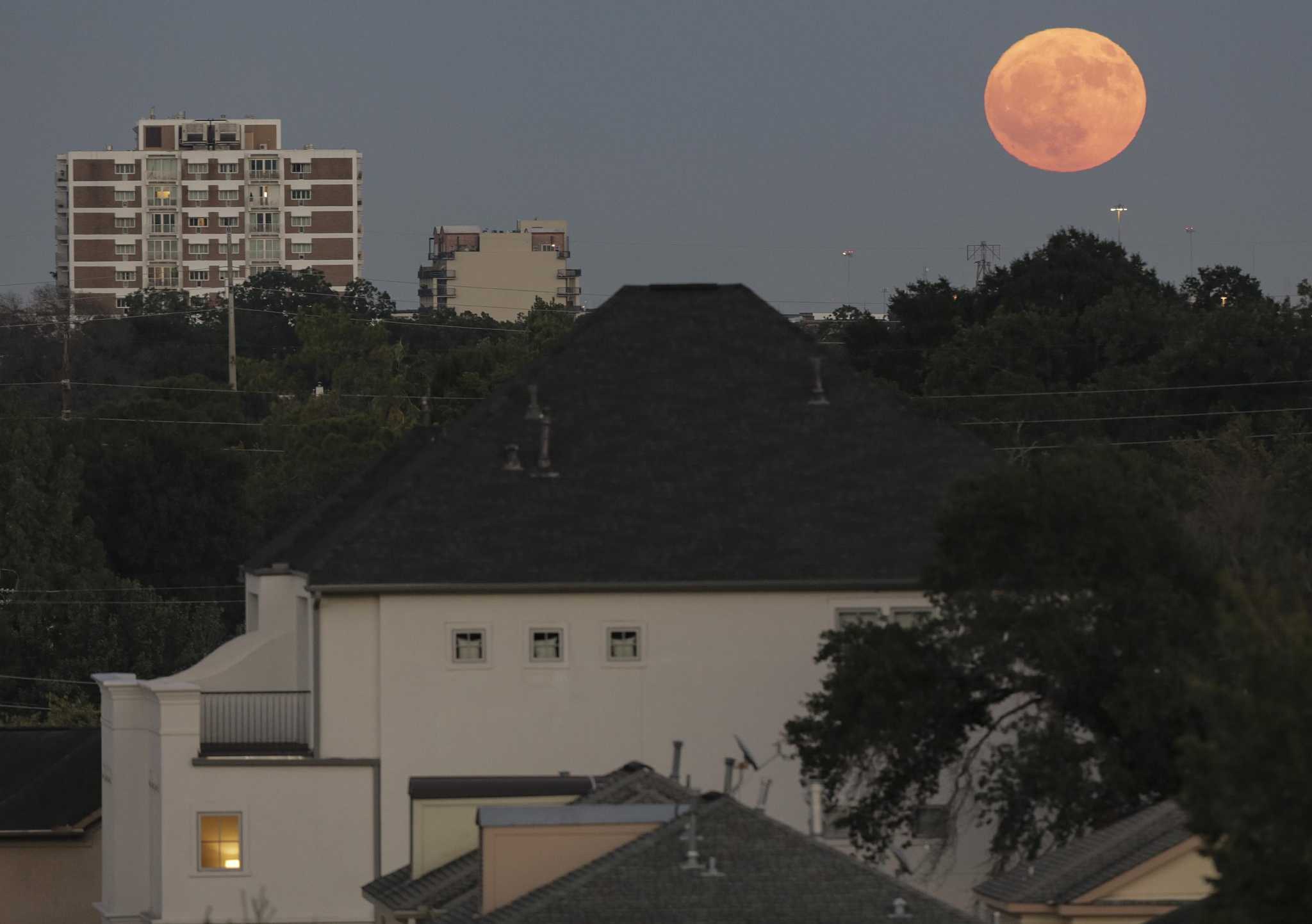 Look up: Here's every single night you can see a full moon in 2021