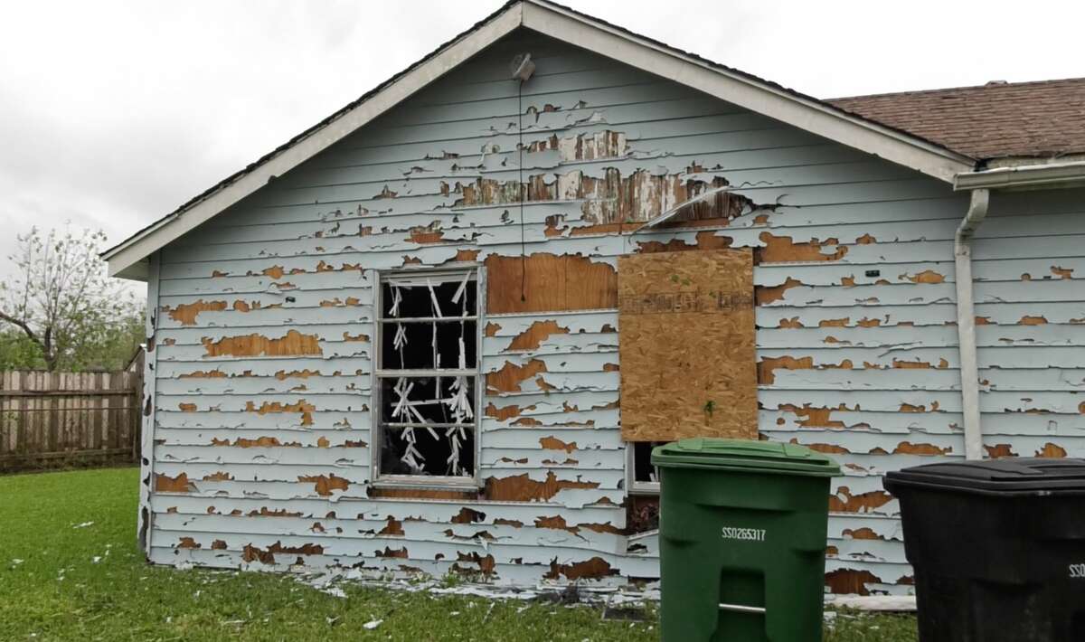 Baseball-sized hail pelts northeast Houston neighborhood