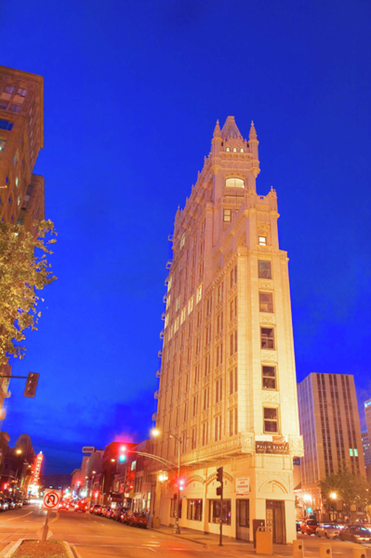 Famous apartment in historic Oakland building renting for $6K per month