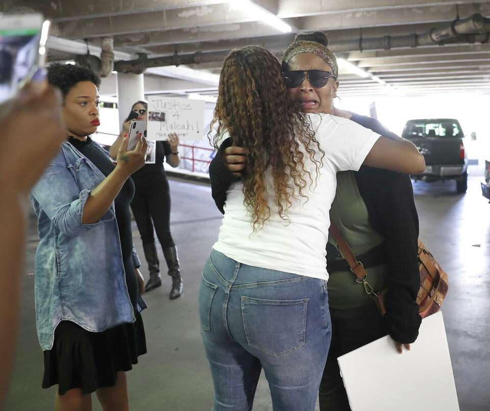 Protesters mob Maleah Davis’ mother after court hearing for her boyfriend