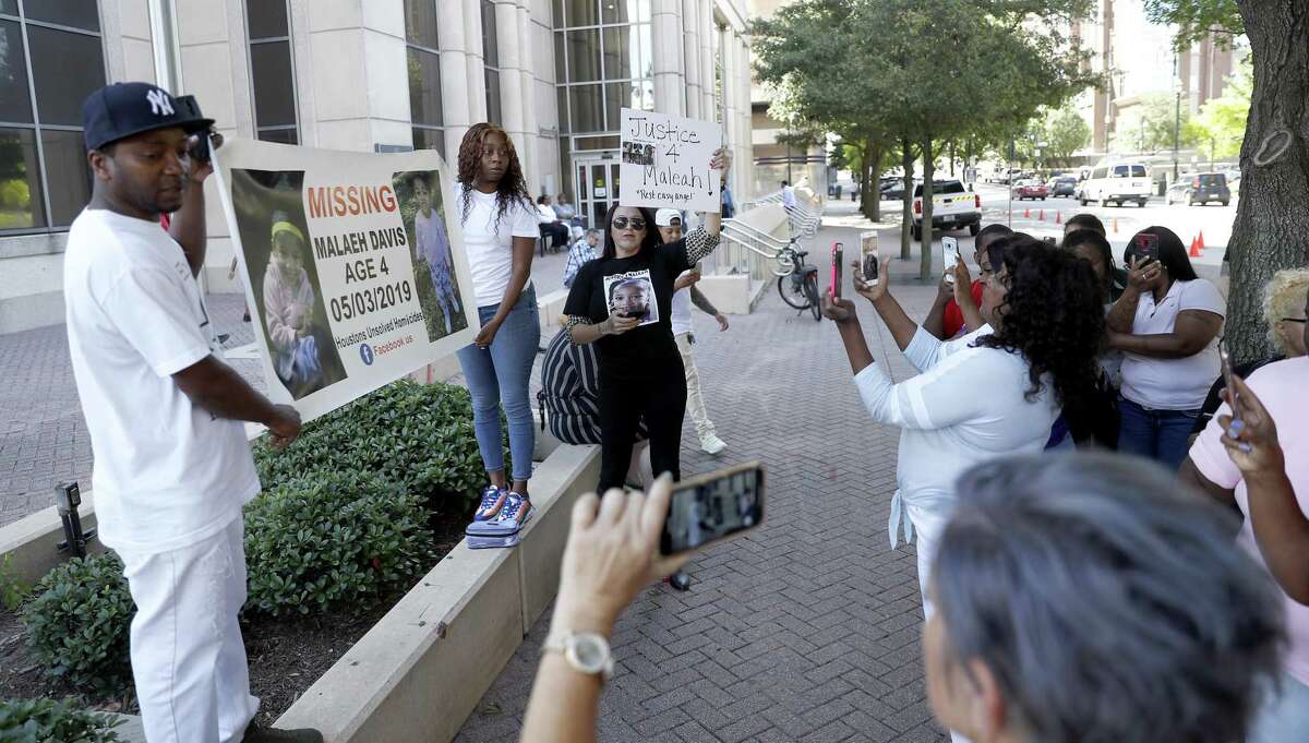 Protesters mob Maleah Davis’ mother after court hearing for her boyfriend