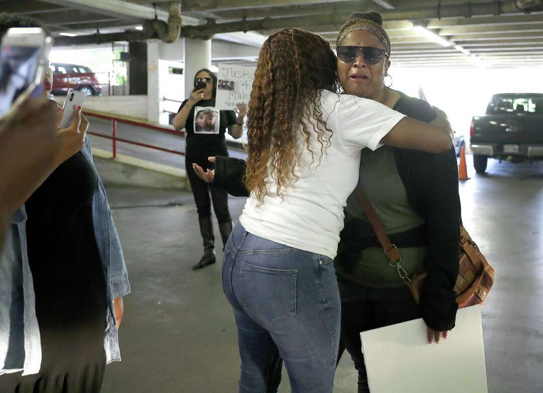 Protesters mob Maleah Davis’ mother after court hearing for her boyfriend