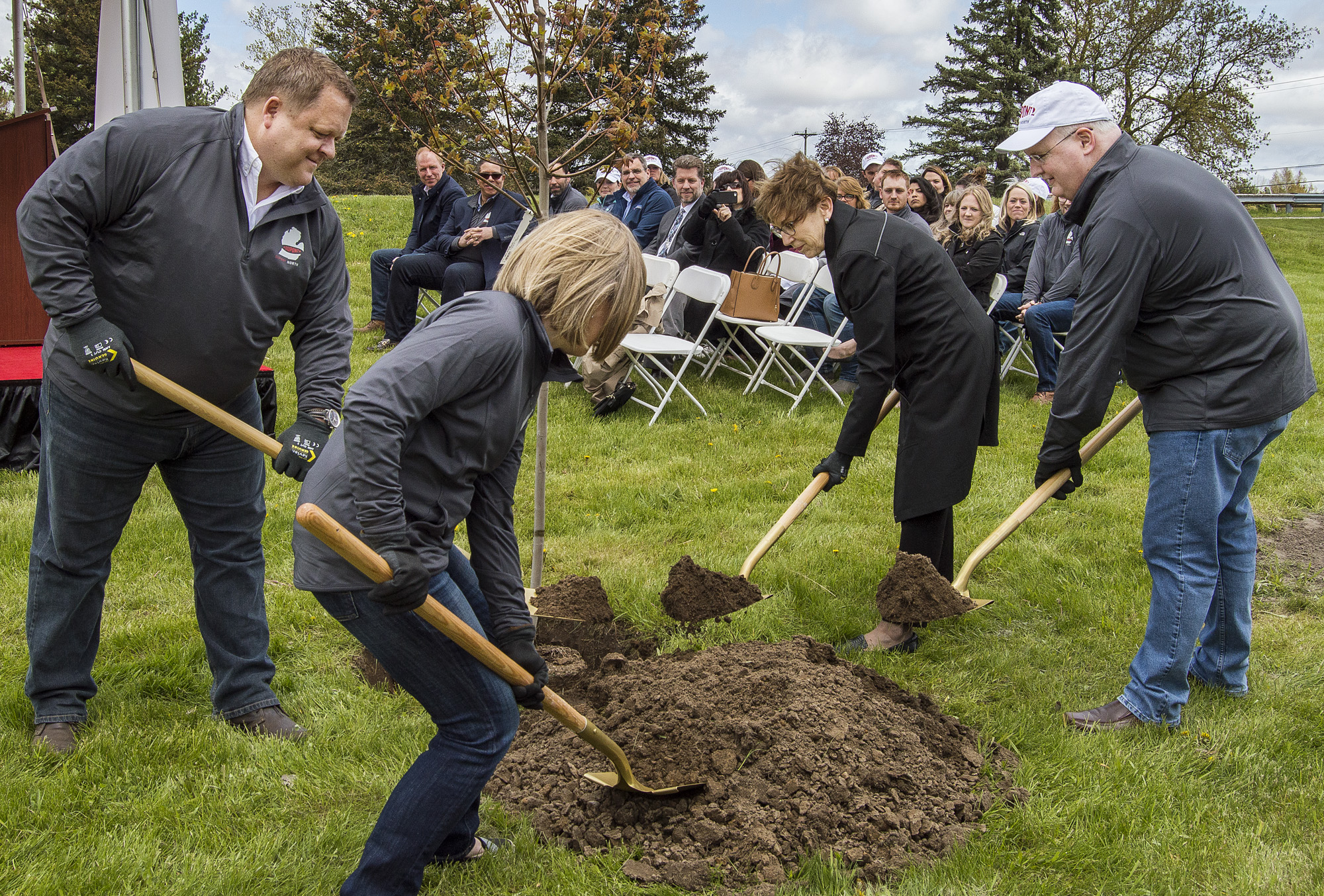 DuPont celebrates investment in Michigan with tree planting - May 13, 2019