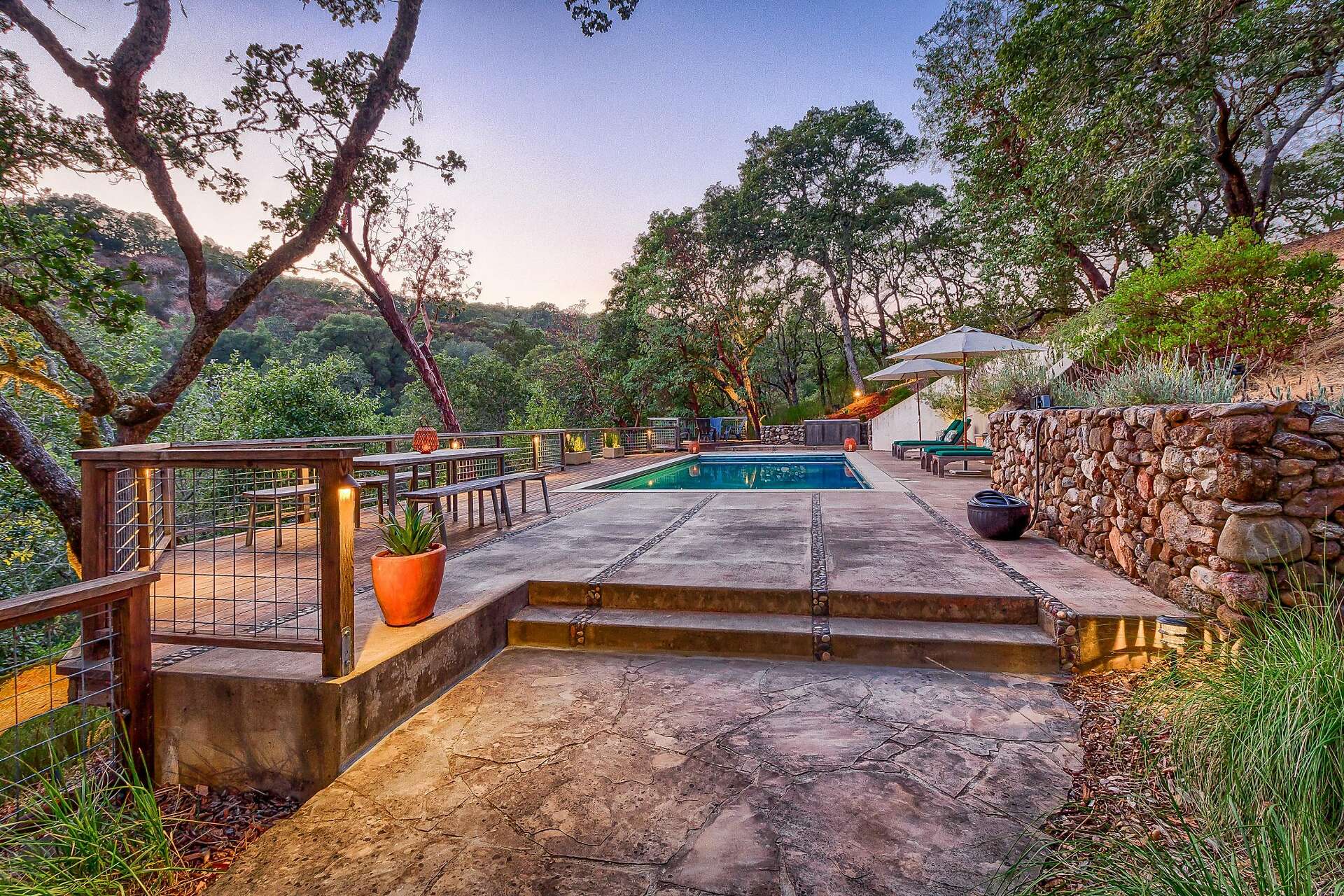 Marriott challenges Airbnb with new luxury home rentals