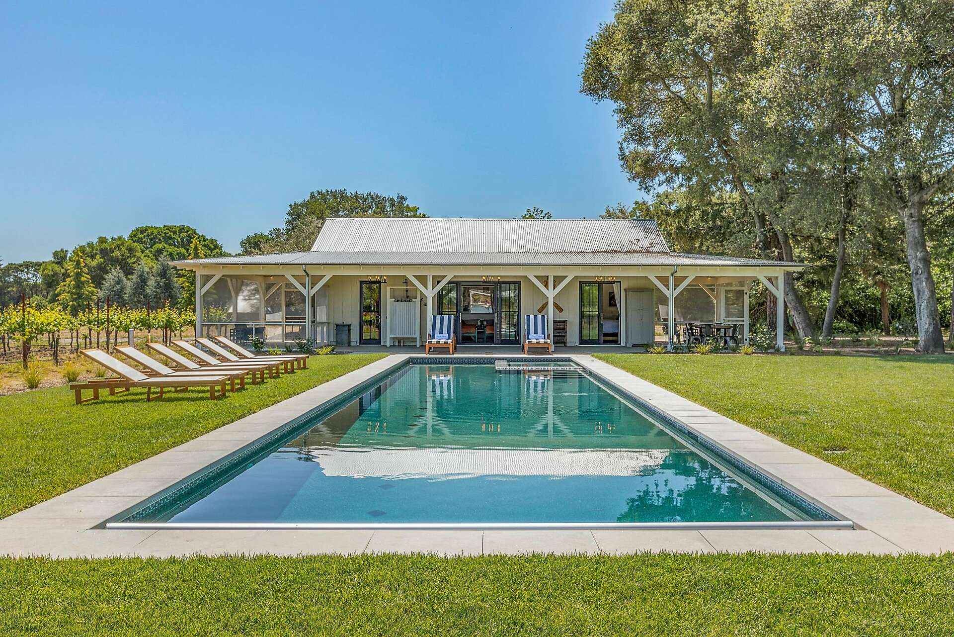 Marriott challenges Airbnb with new luxury home rentals