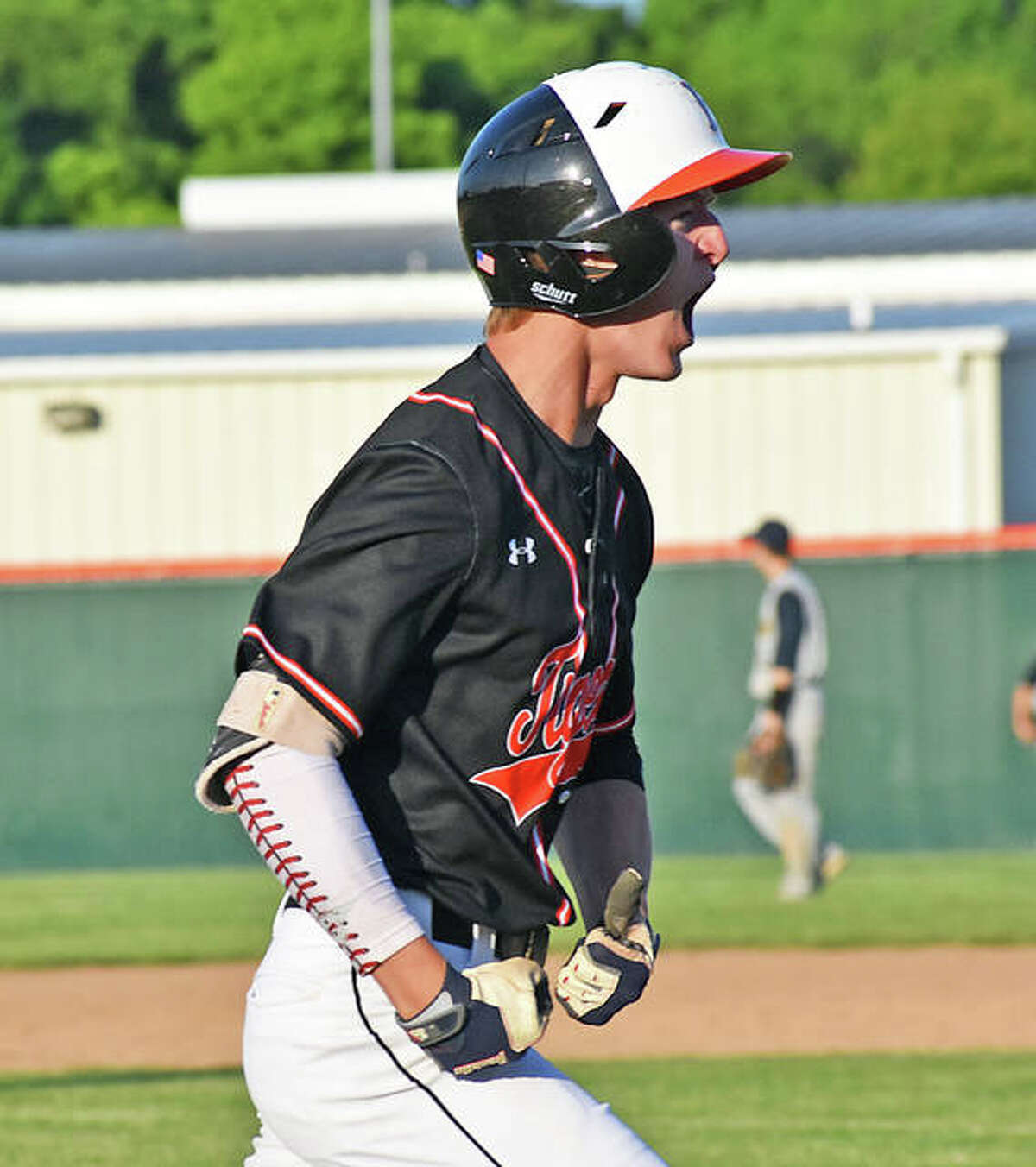 BASEBALL: Moore is better