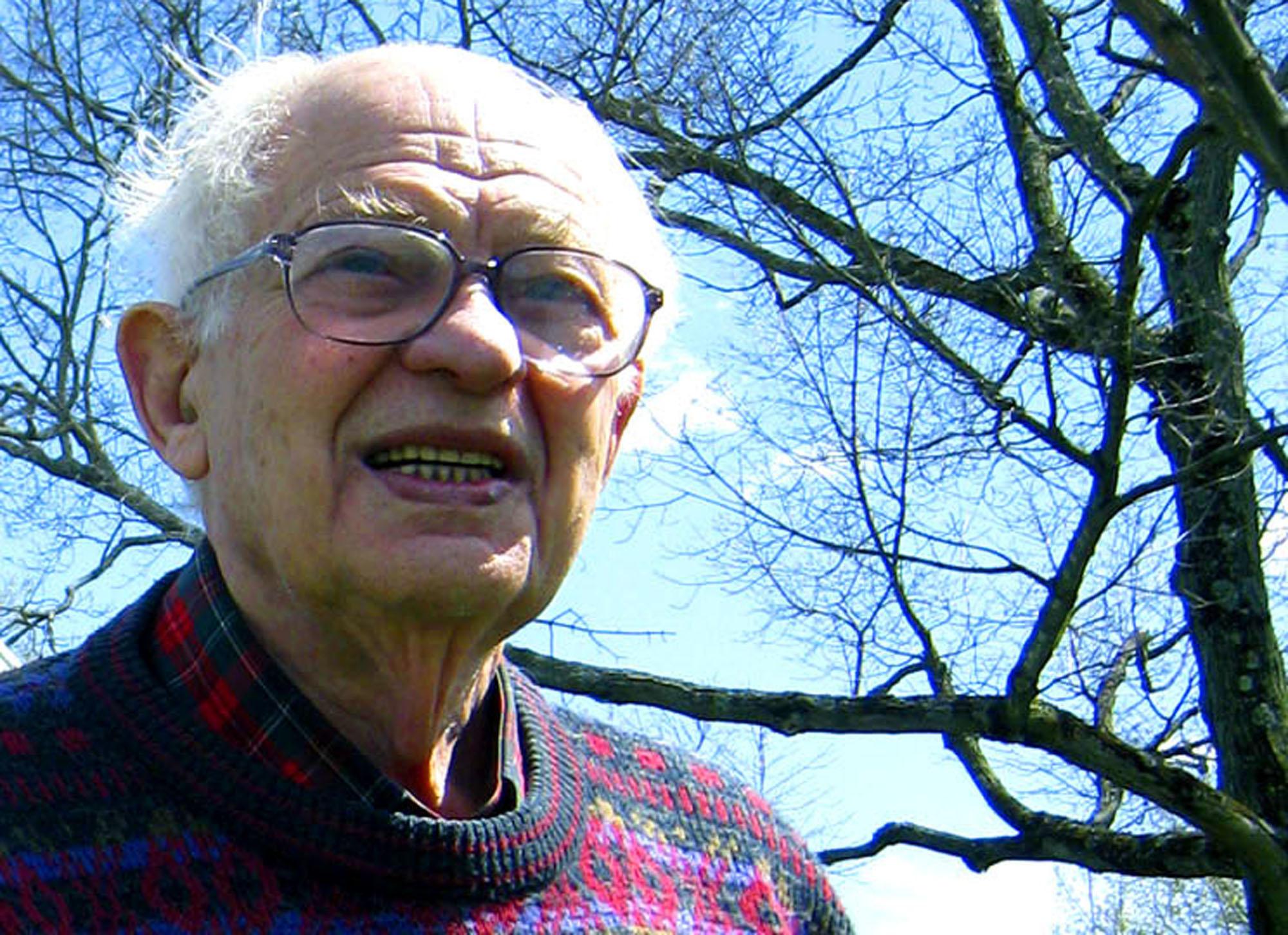 New Milford to honor ‘civic activist and volunteer’ Harry Cohen