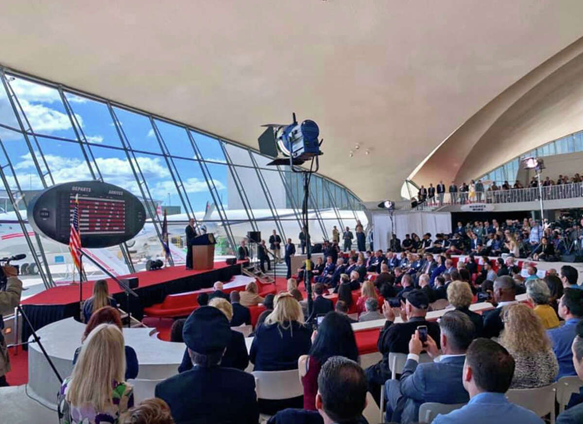 Eye-catching TWA Hotel opens at New York JFK [PHOTOS]