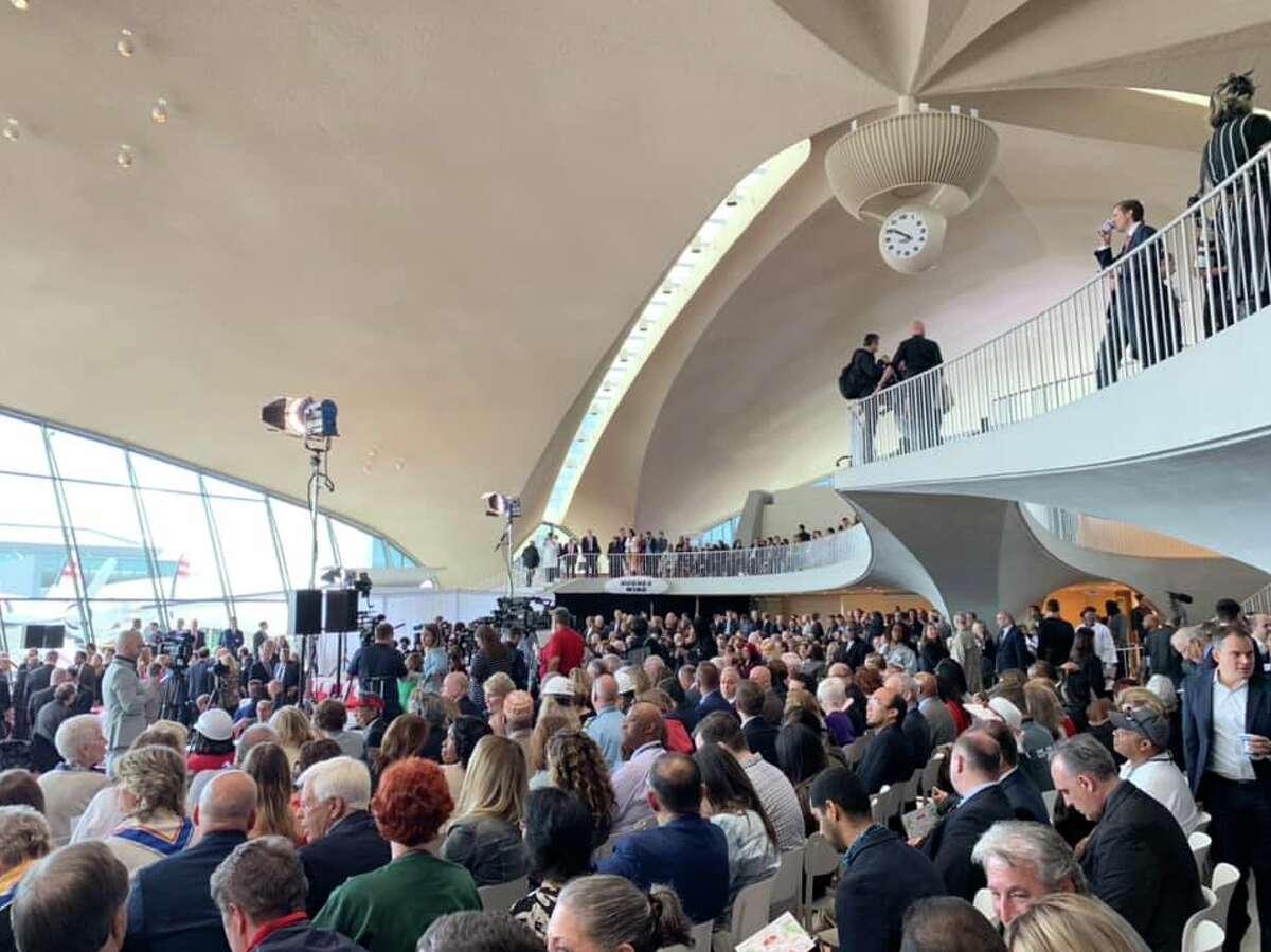 Eye-catching TWA Hotel opens at New York JFK [PHOTOS]