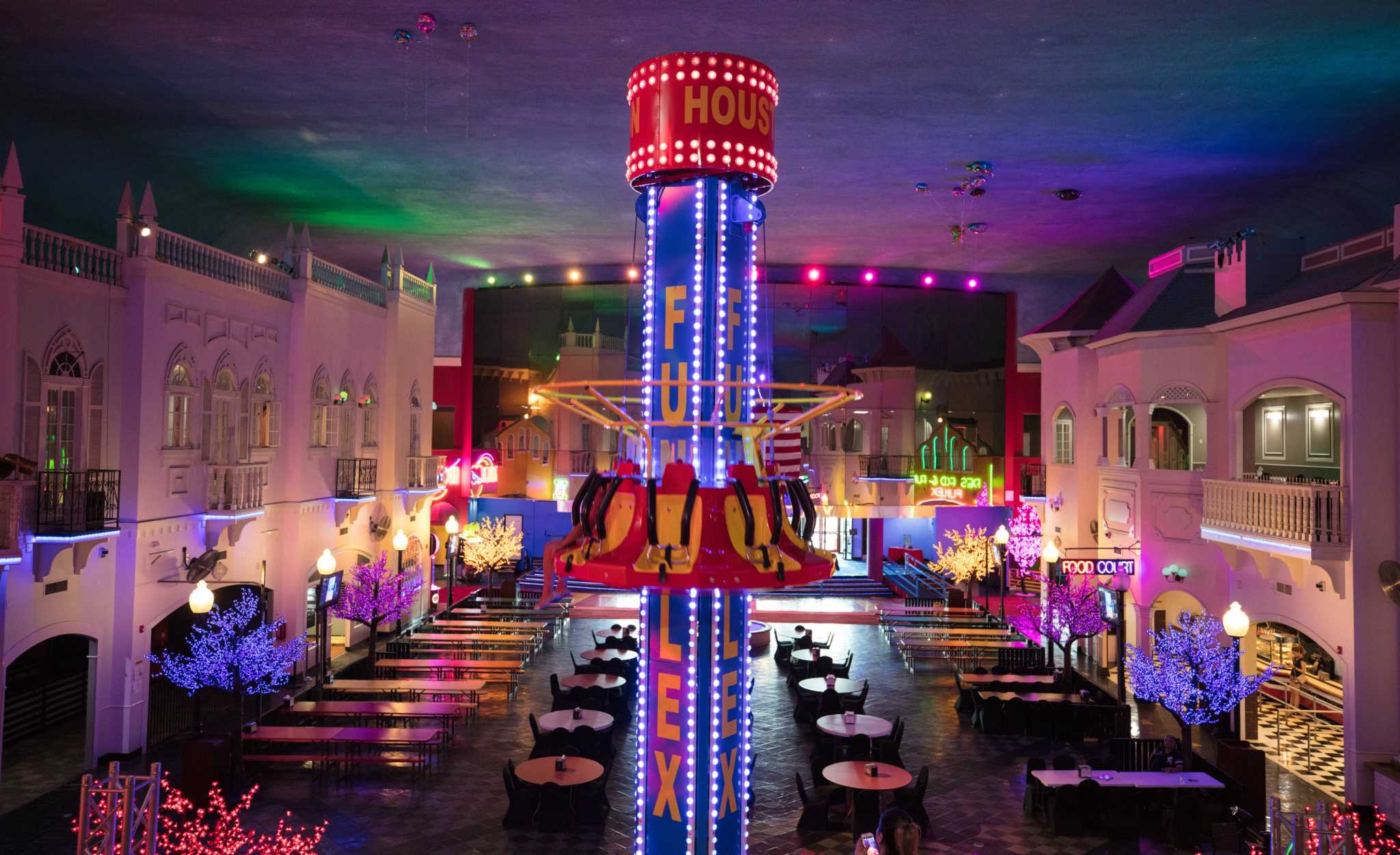 Houston indoor theme park FunPlex selling off items in closing auction