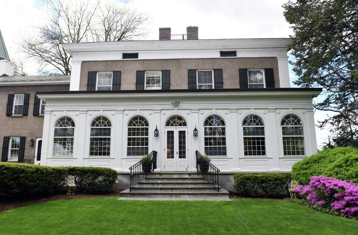 College presidents' homes combine work, domestic life