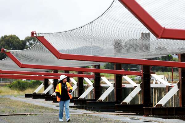 Life-saving Golden Gate Bridge net taking shape in Richmond ...