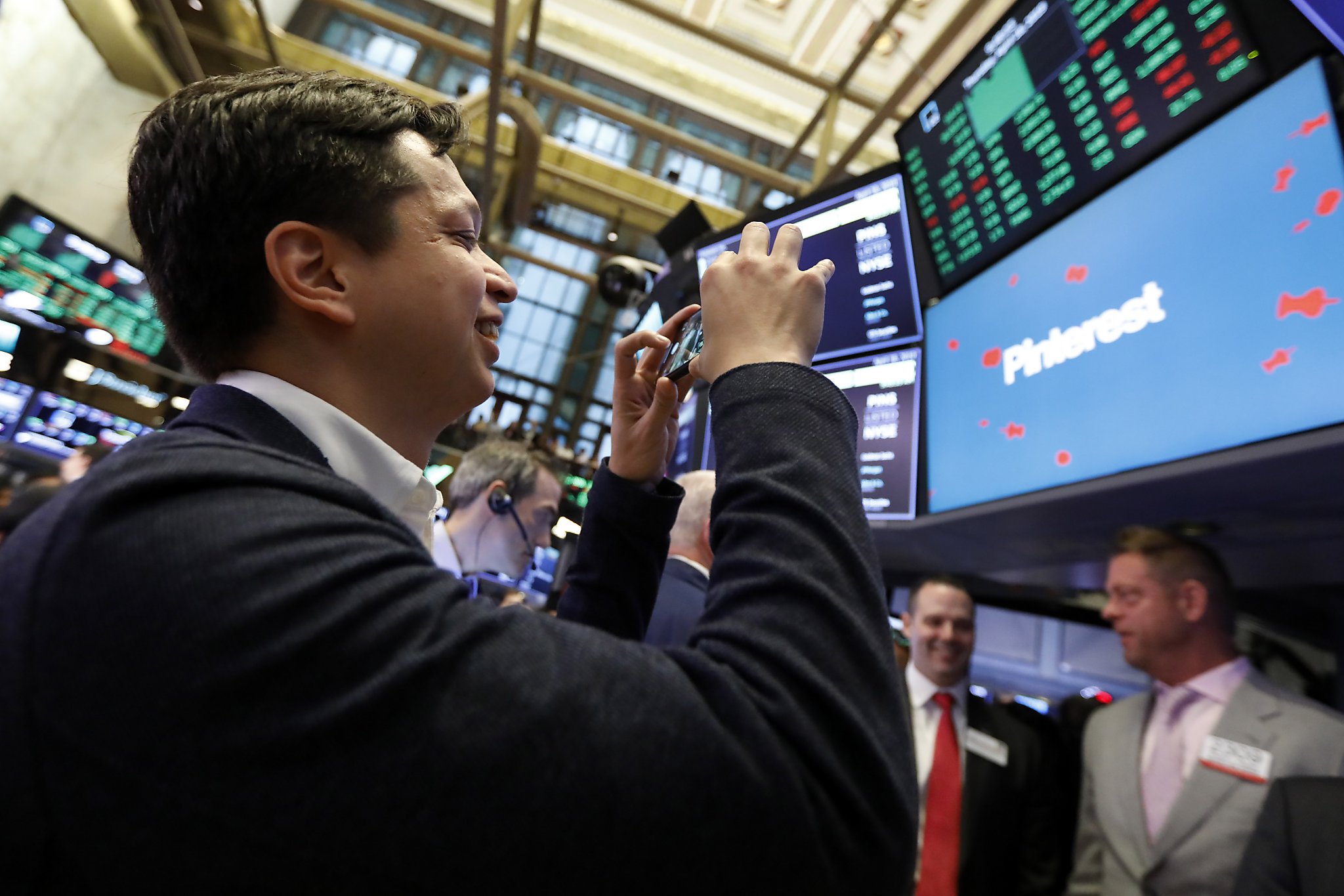 Pinterest shares drop 15% after hours following disappointing earnings