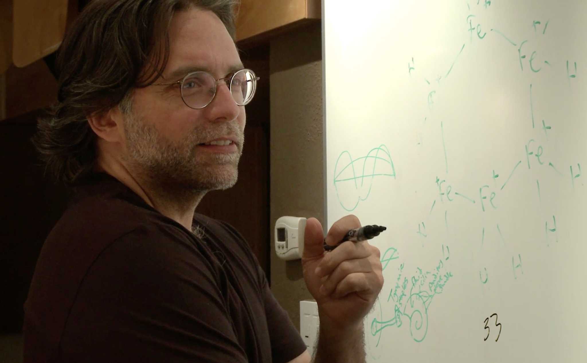 Messages suggest girl was 15 when Raniere relationship began