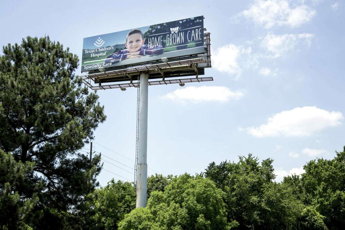 Lawmakers set to boost height limit on billboards to 60 feet