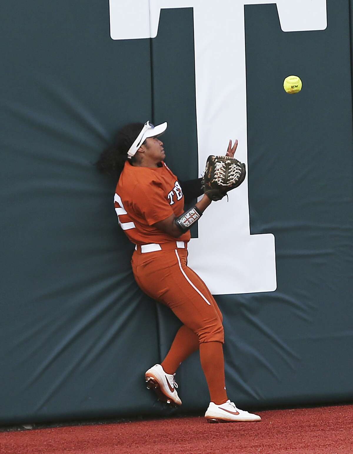 Lindsey McLeod, Sam Houston State upset UT in NCAA Austin Regional