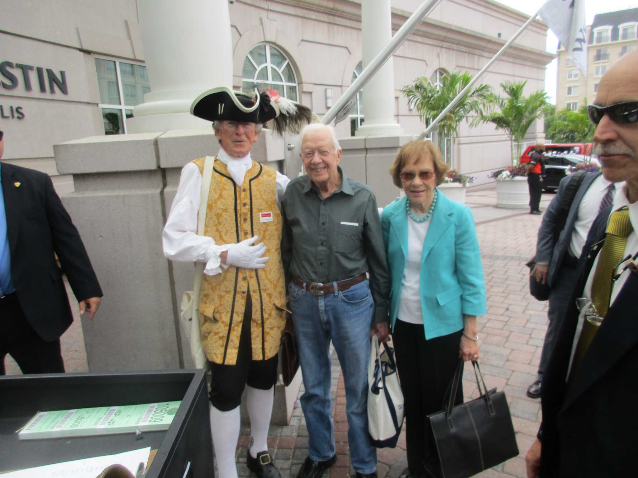 Duty Calls: 'Town crier' makes sure vets feel welcome