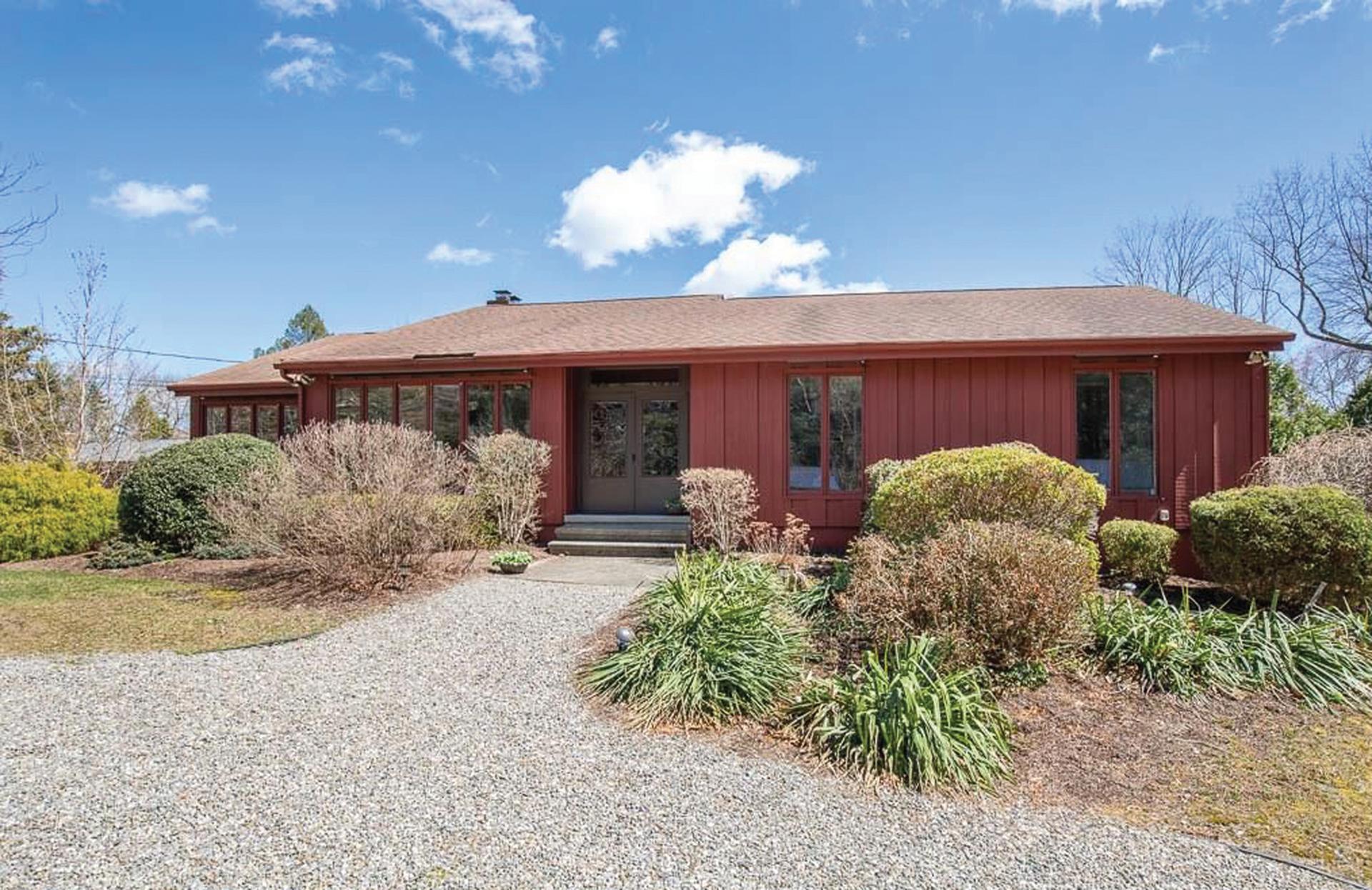 What You Can Buy: Lakefront ranch in Orange