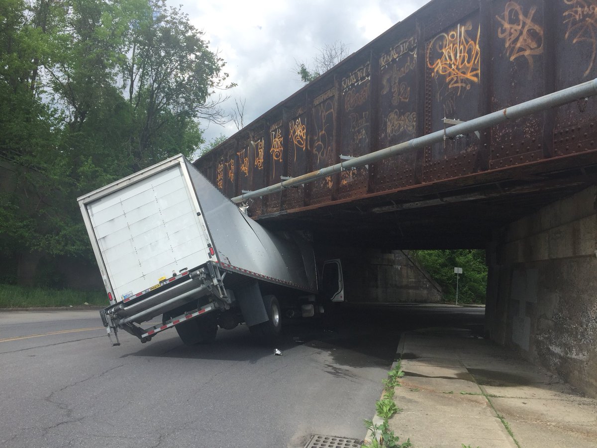 Truck stuck under bridge closes North Pearl Street in Albany