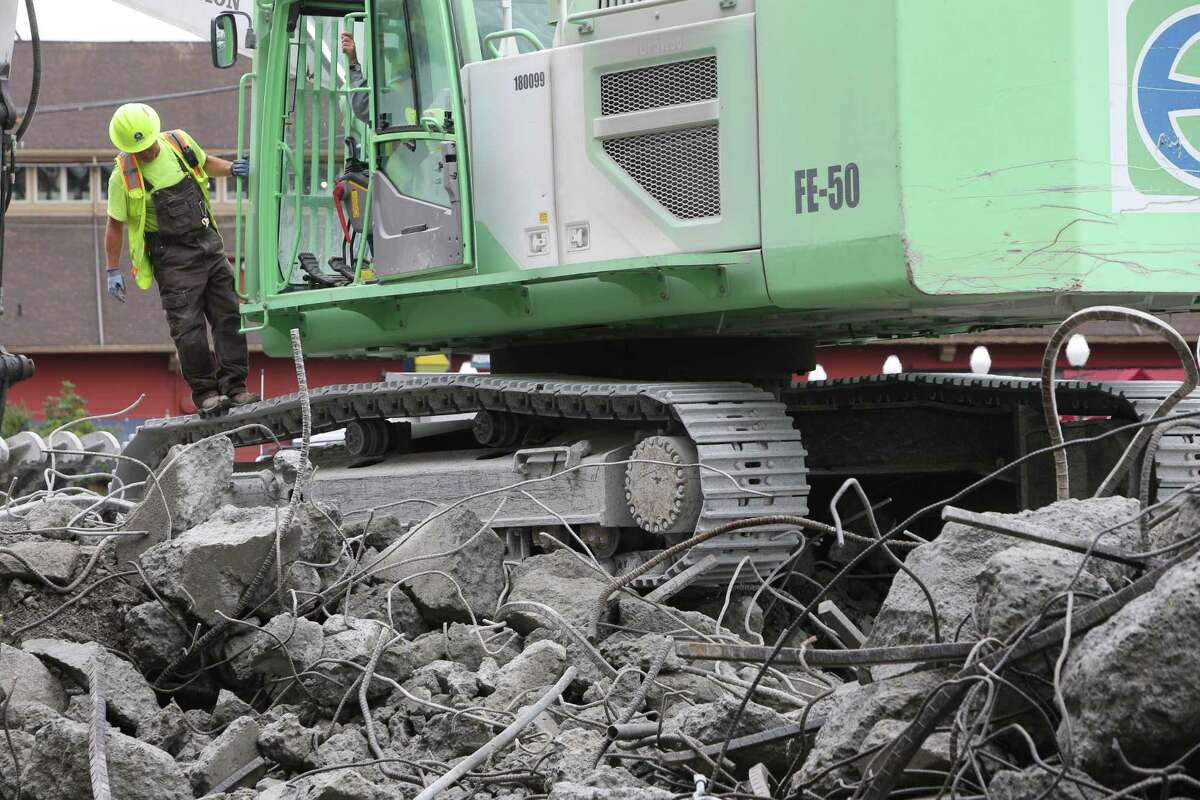 Before-and-after photos of Seattle waterfront as Alaskan Way Viaduct ...