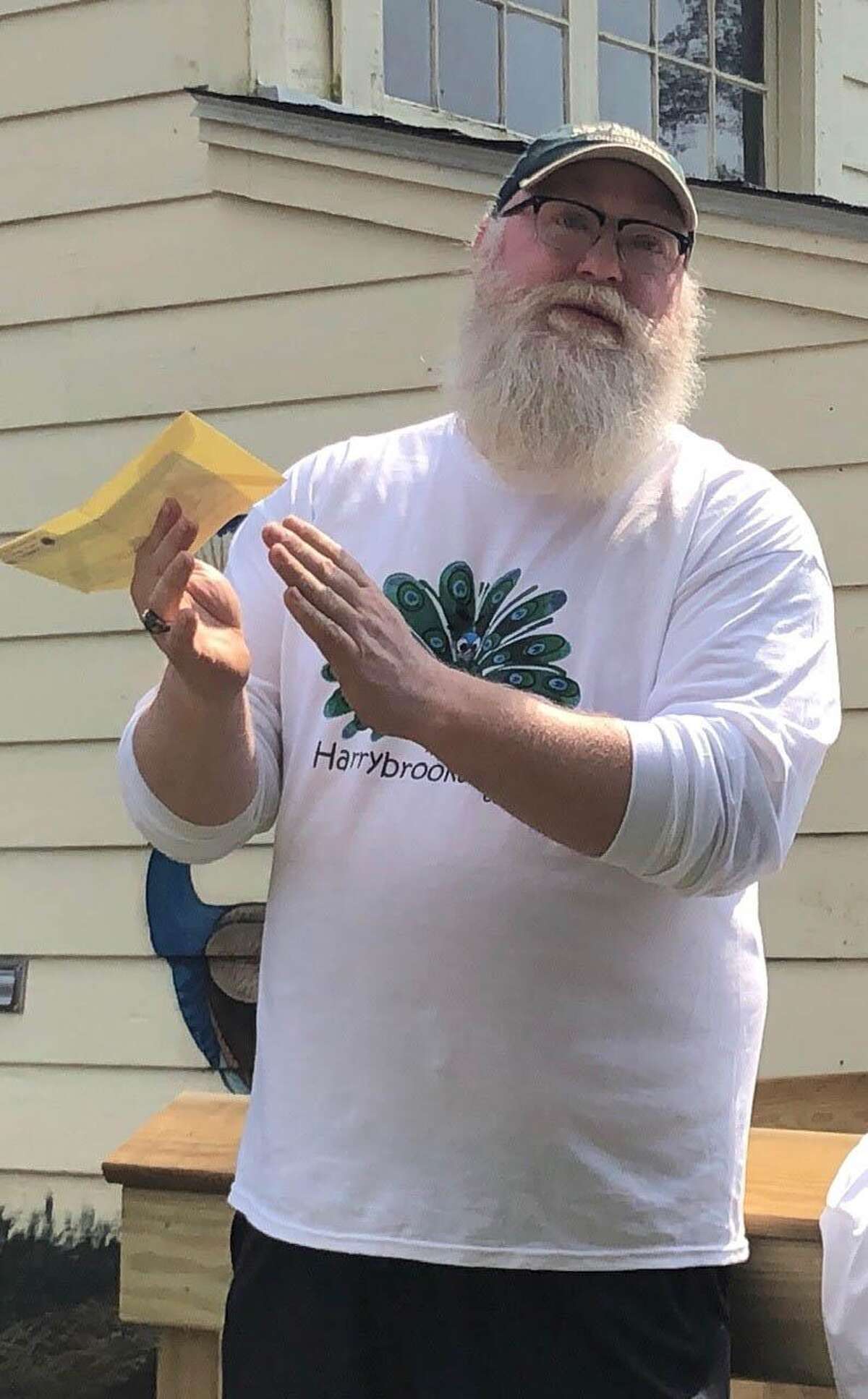 New Milford welcomes peacocks back to Harrybrooke Park