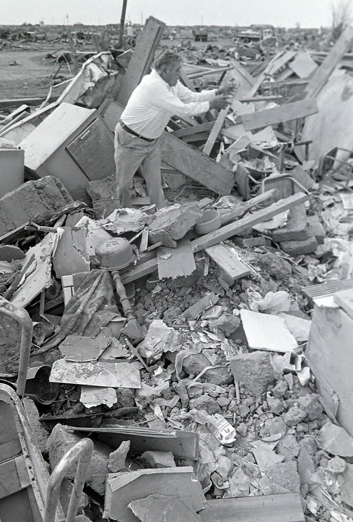 Photos show aftermath of deadly '87 Saragosa tornado