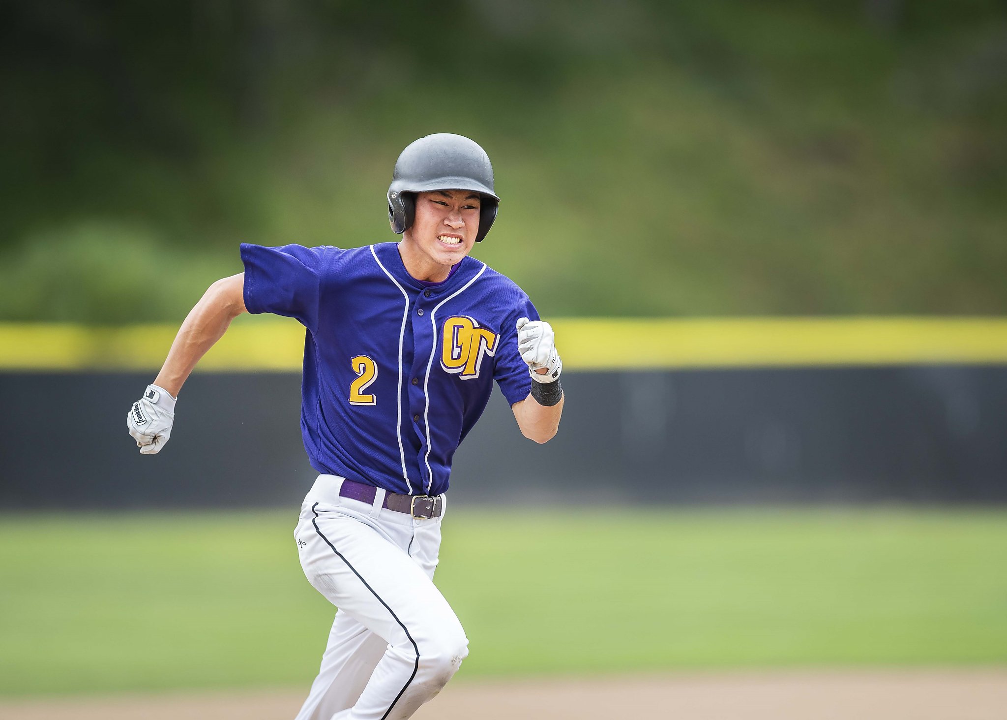 Oakland Tech’s Adam Crampton has a big-league glove with a bat to match