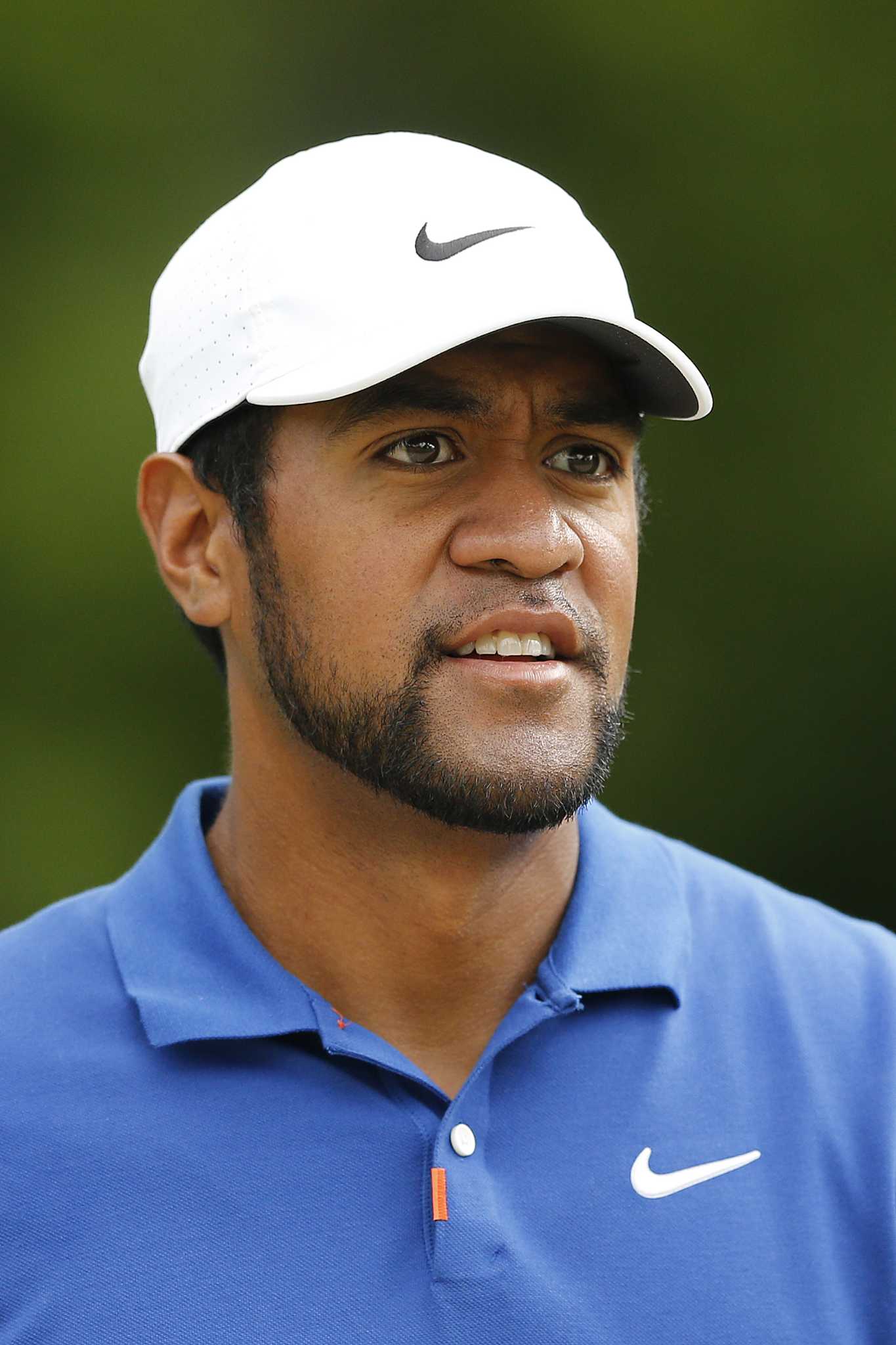 Finau's first-round 64 leads by 1 at Colonial