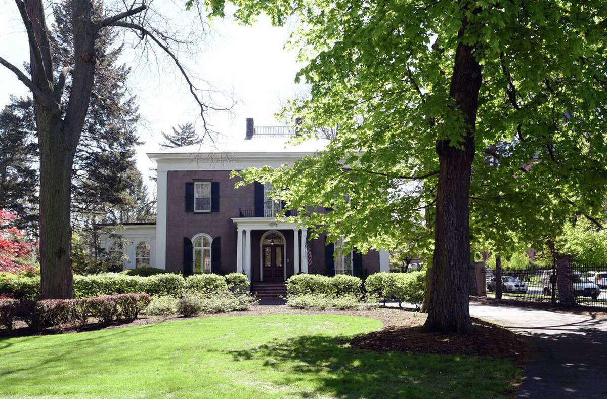 College presidents' homes combine work, domestic life