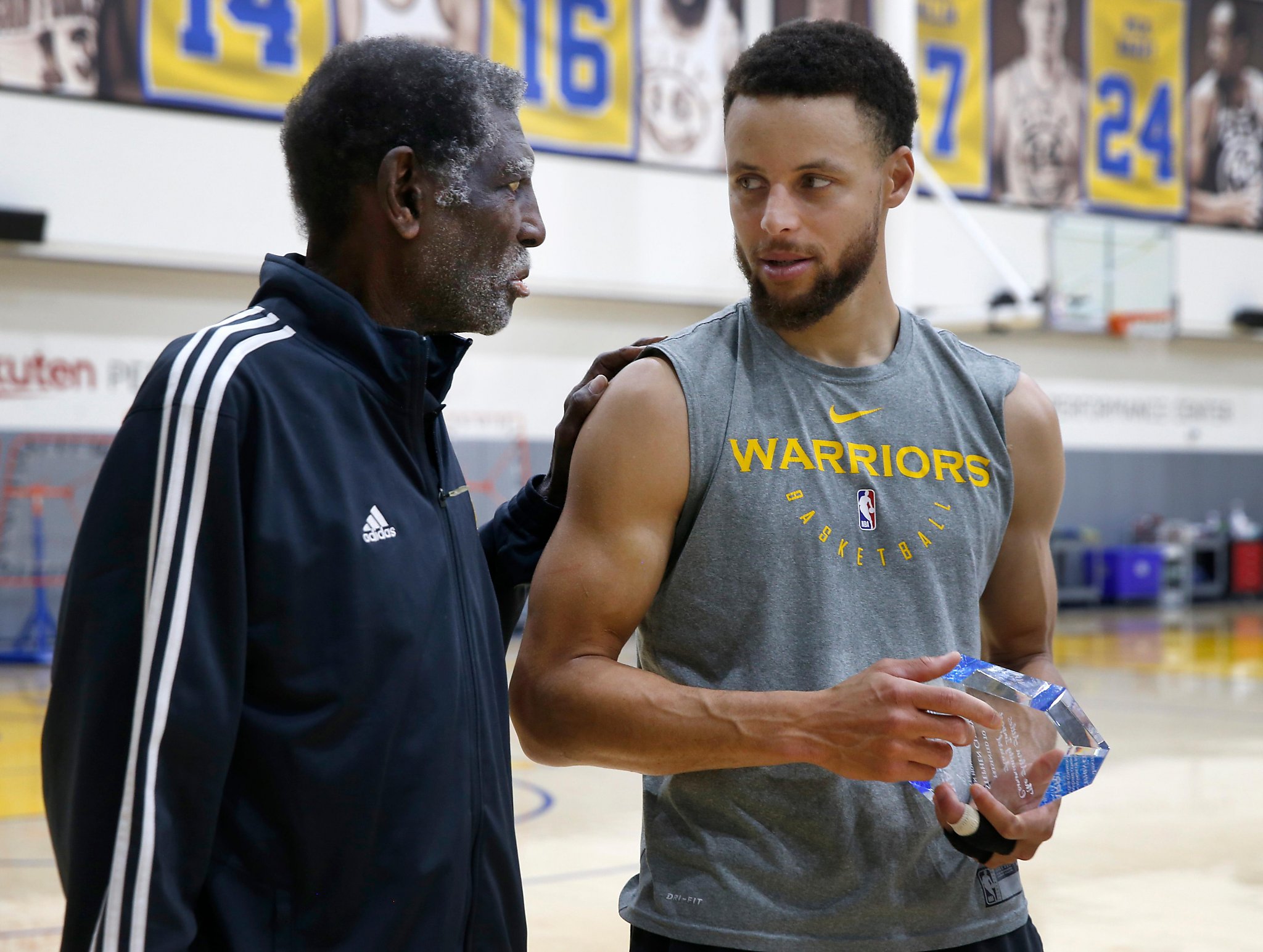 Former Warriors head coach Al Attles makes rare appearance at practice