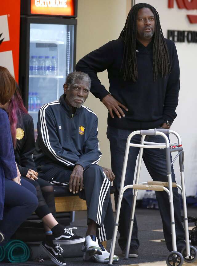 Former Warriors head coach Al Attles makes rare appearance at practice