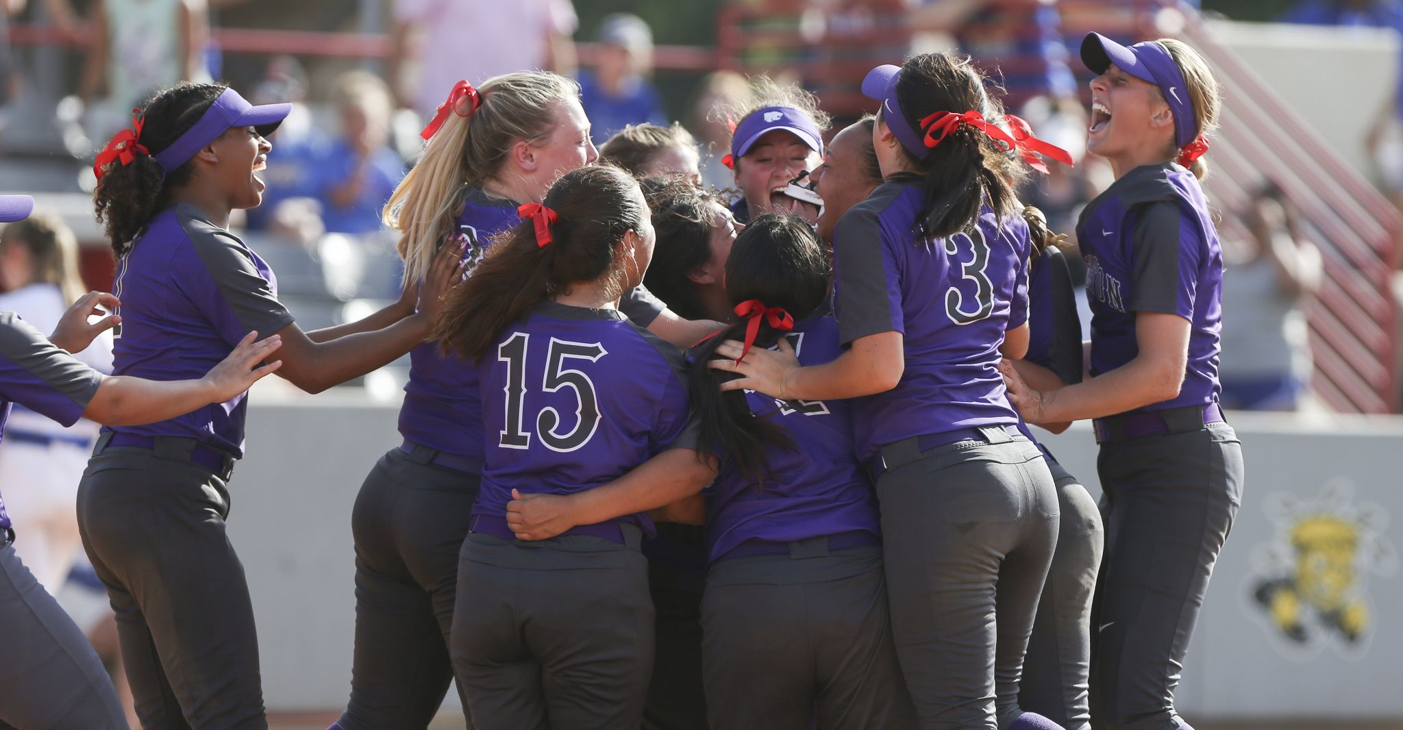 Angleton defeats Barbers Hill, punches ticket to state