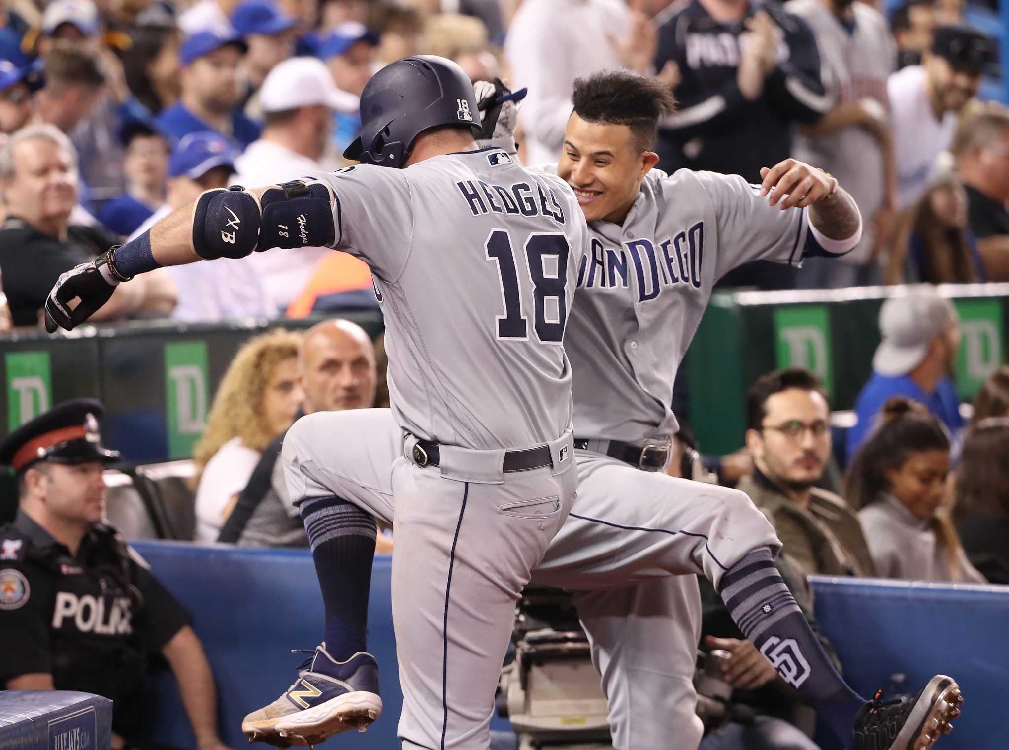 Padres set record with seven homers