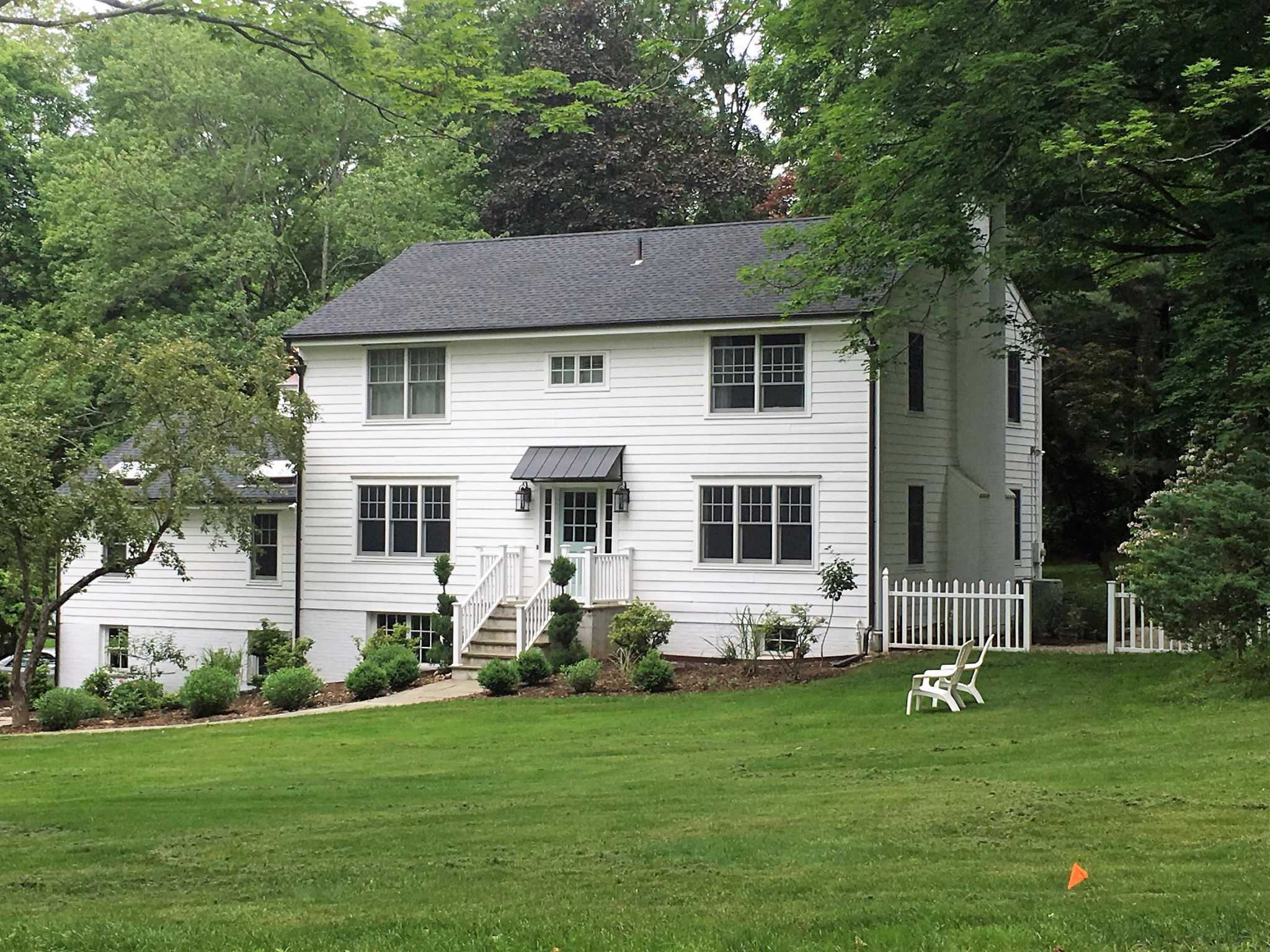 On the Market / Clapboard colonial made for entertaining