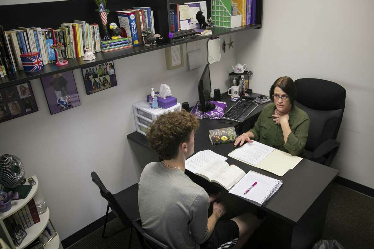 Private school uses 1-on-1 lessons to earn high marks