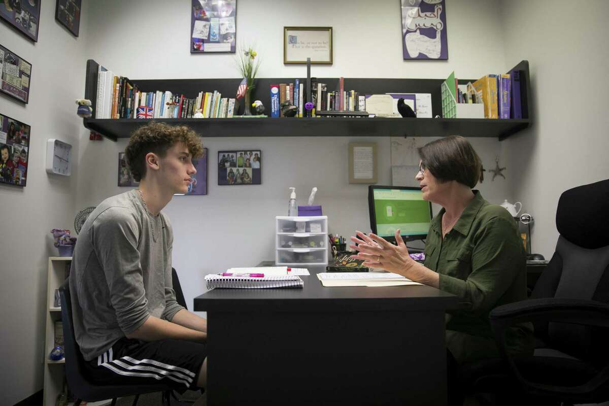 Private school uses 1-on-1 lessons to earn high marks