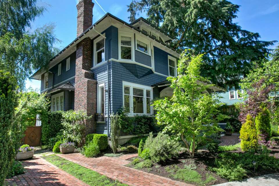Step inside iconic Capitol Hill 'House with the Yellow Door'