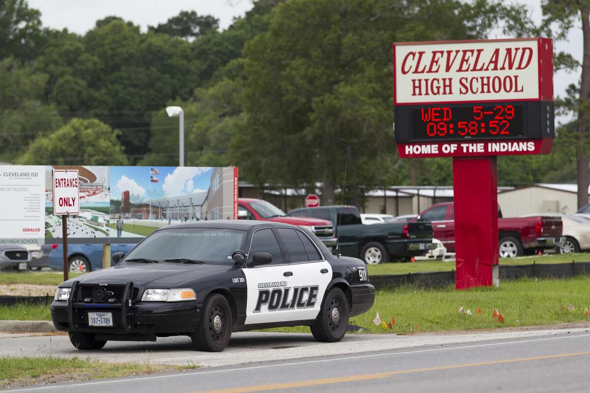 Deputy, 3 others shot in clash with gunman