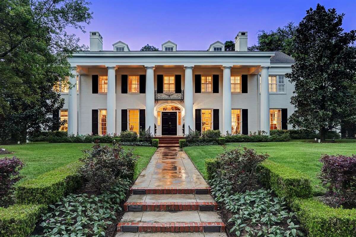 Look inside a rare River Oaks mansion designed by renowned architect ...