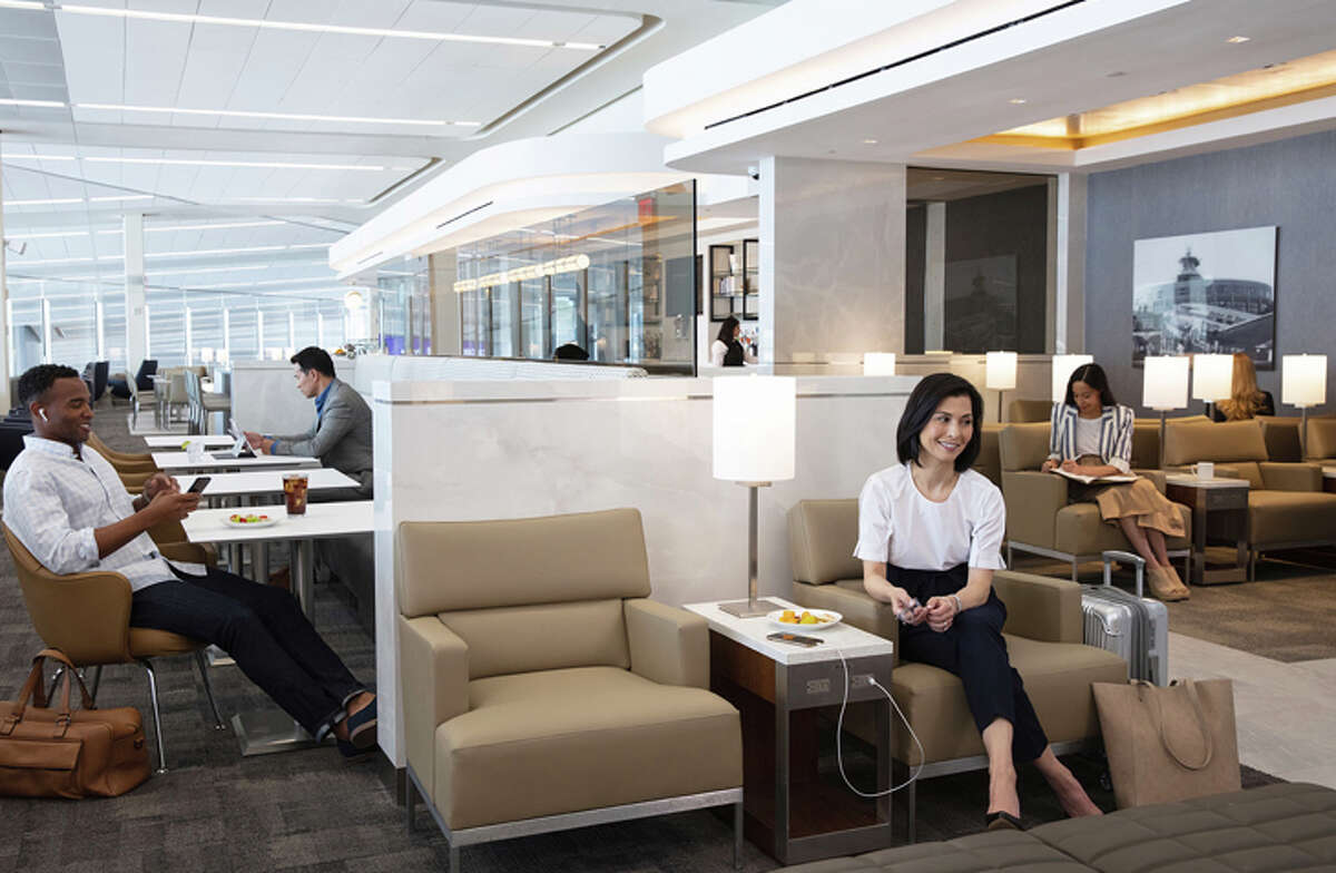 United moves into new gates at New York's LaGuardia Airport. Take a look.