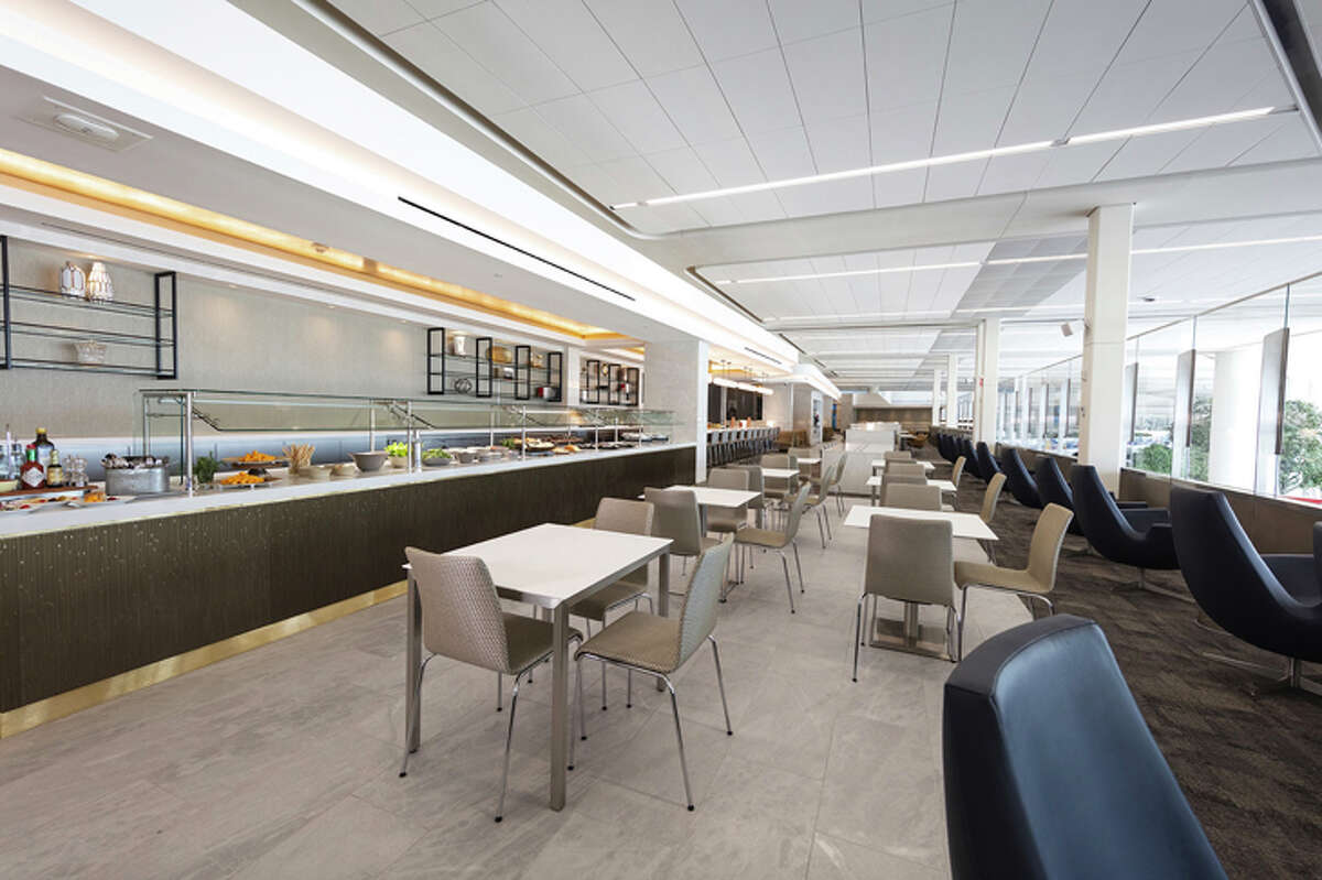 United moves into new gates at New York's LaGuardia Airport. Take a look.
