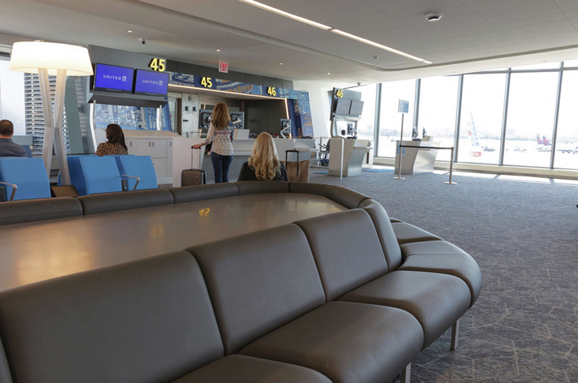 United moves into new gates at New York's LaGuardia Airport. Take a look.