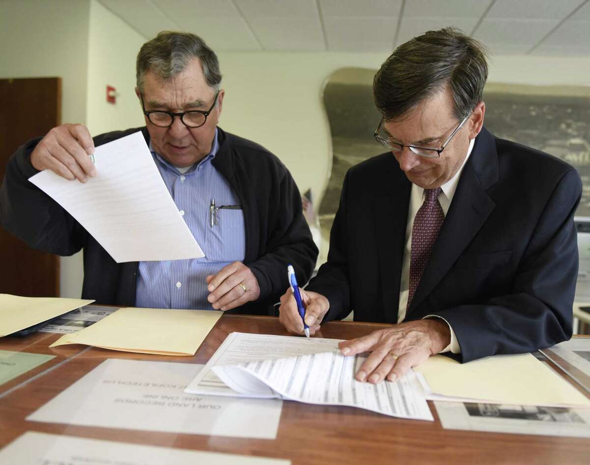 Oberlander, Litvack team up to run for Board of Selectmen