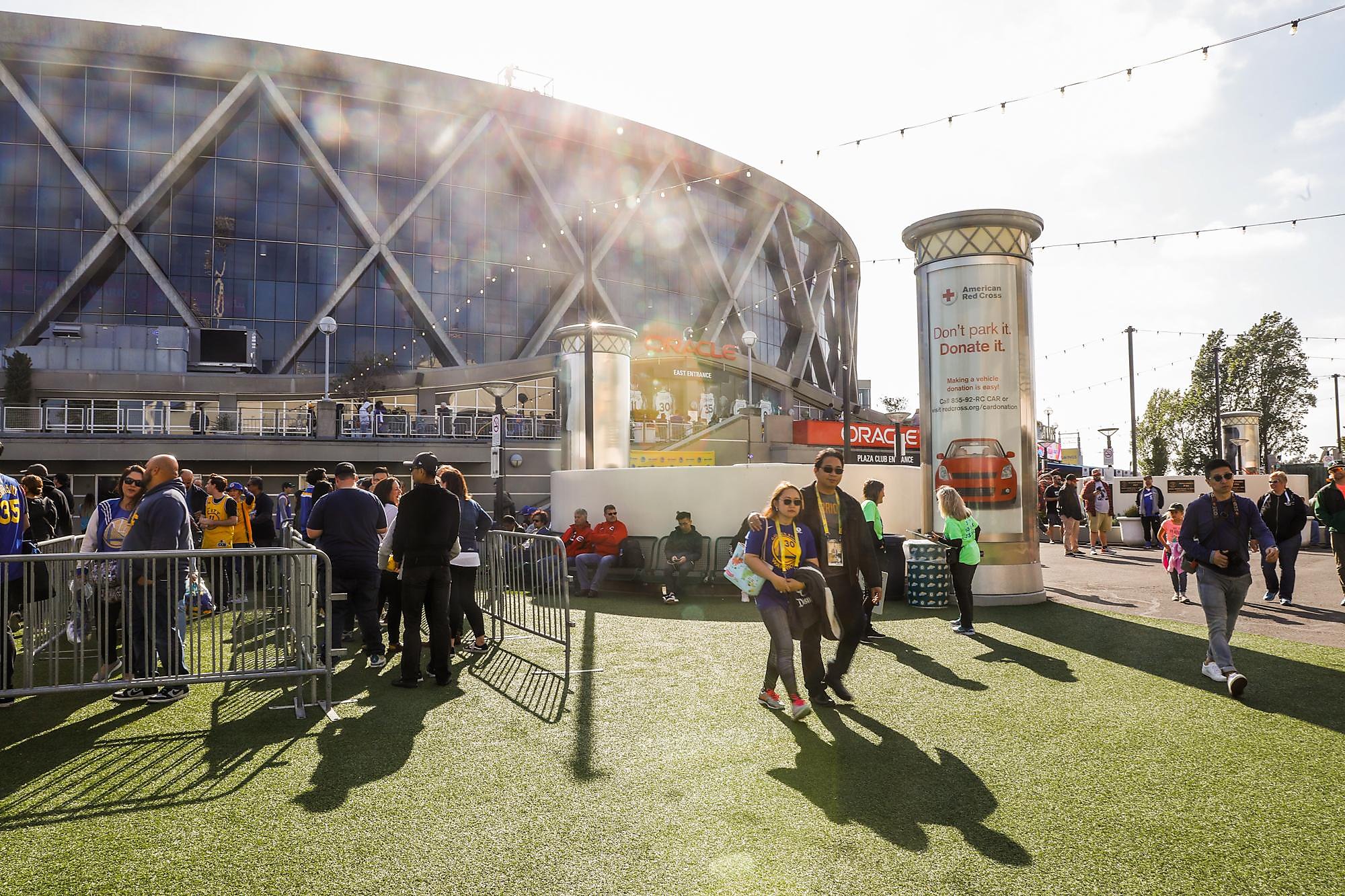 Venue might be smaller but the game’s the same — arena football in Oakland?