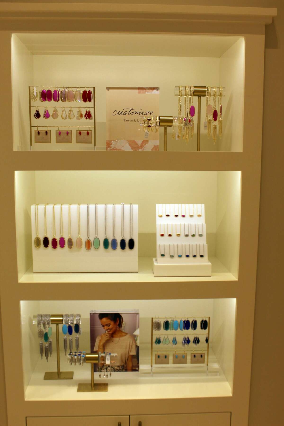 Kendra Scott celebrating Midland store grand opening
