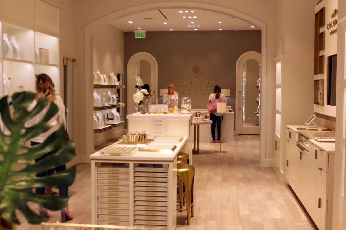 Kendra Scott celebrating Midland store grand opening