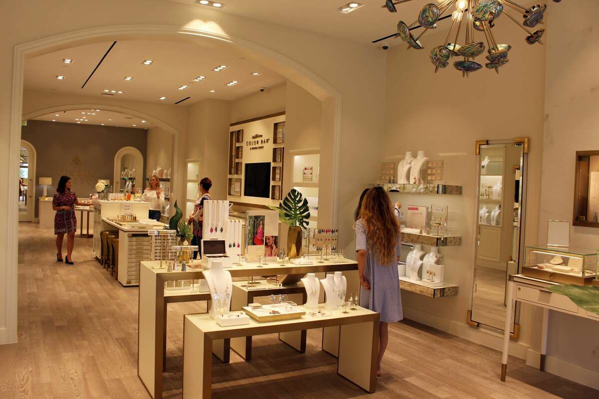 Kendra Scott celebrating Midland store grand opening