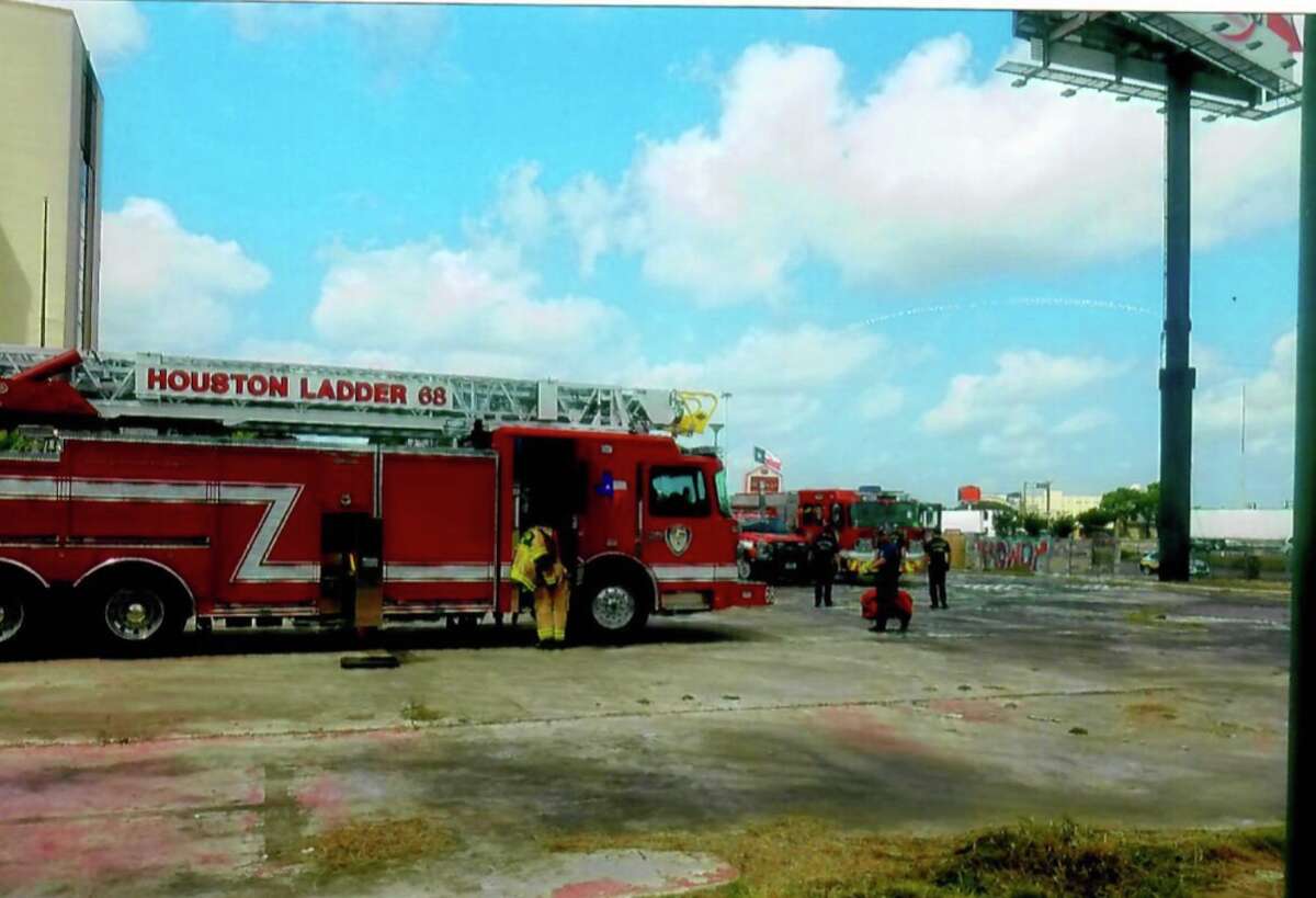 HFD, loved ones return to Southwest Inn fire site to remember fallen ...