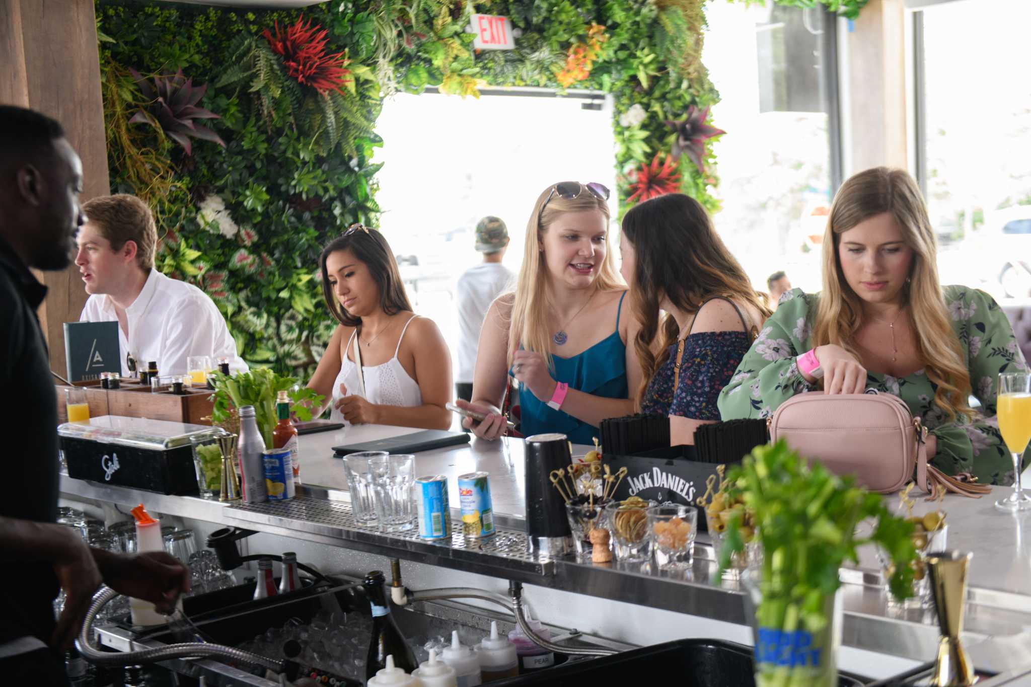 Houston Brunch Crawl by Bar Crawl Nation attracts lively crowd to ...