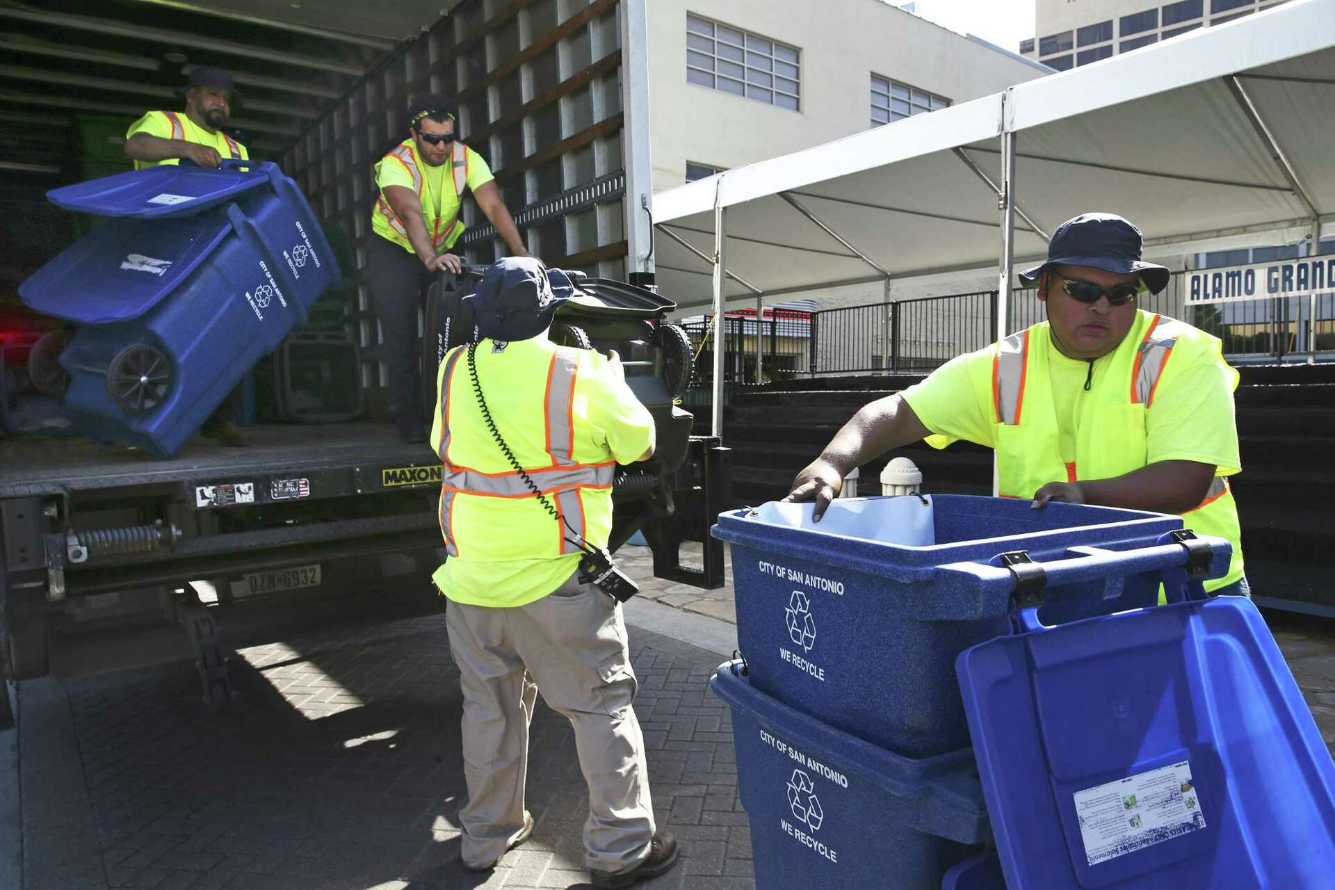 San Antonio bans plastic bags from recycling bins